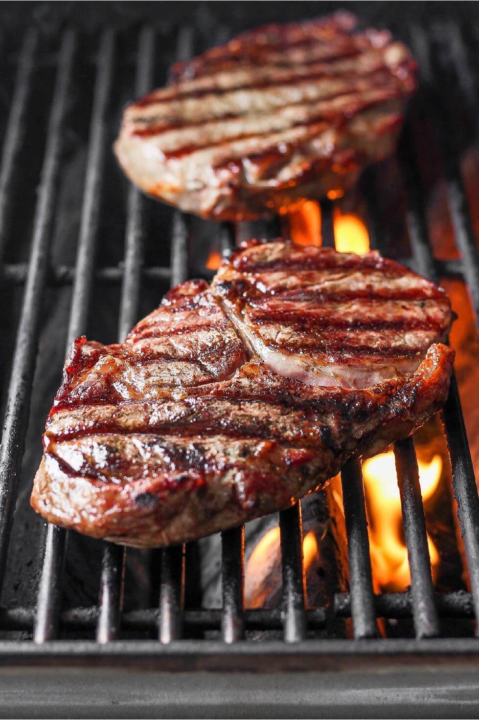 YOUR GUIDE TO GRILLING THE PERFECT STEAK - Man Manual